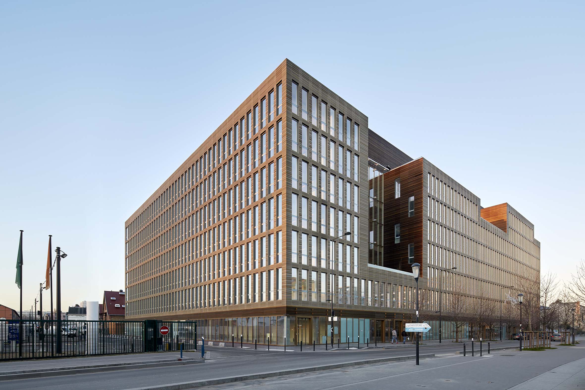 Pulse Office Building | Contemporary Architecture Guide