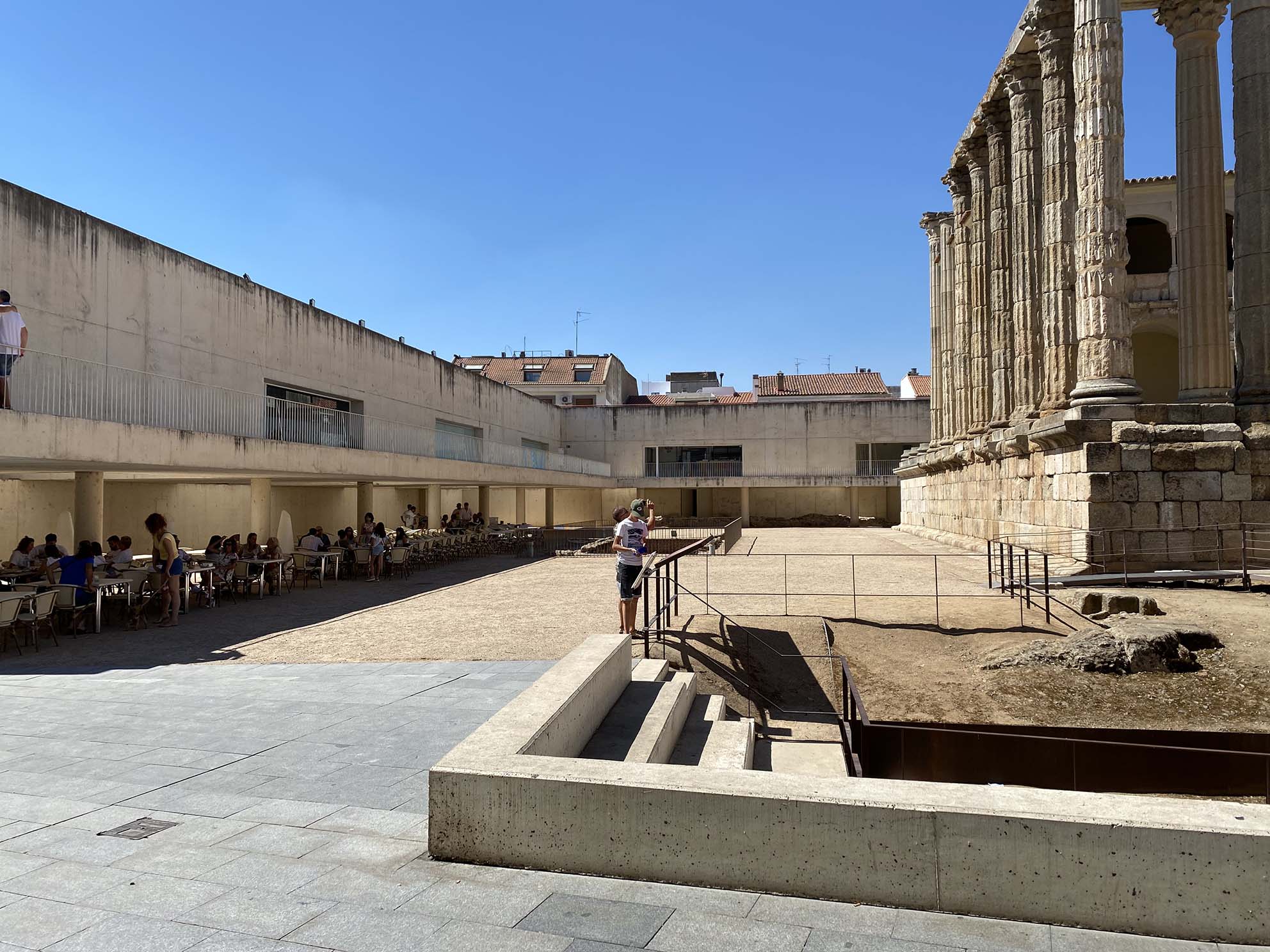 Diana´s Temple Public Realm | Contemporary Architecture Guide