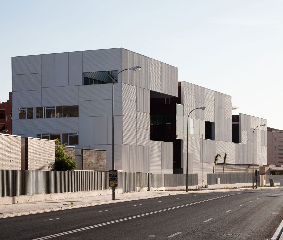 Edificio de la Cruz Roja | Guía de Arquitectura Contemporánea